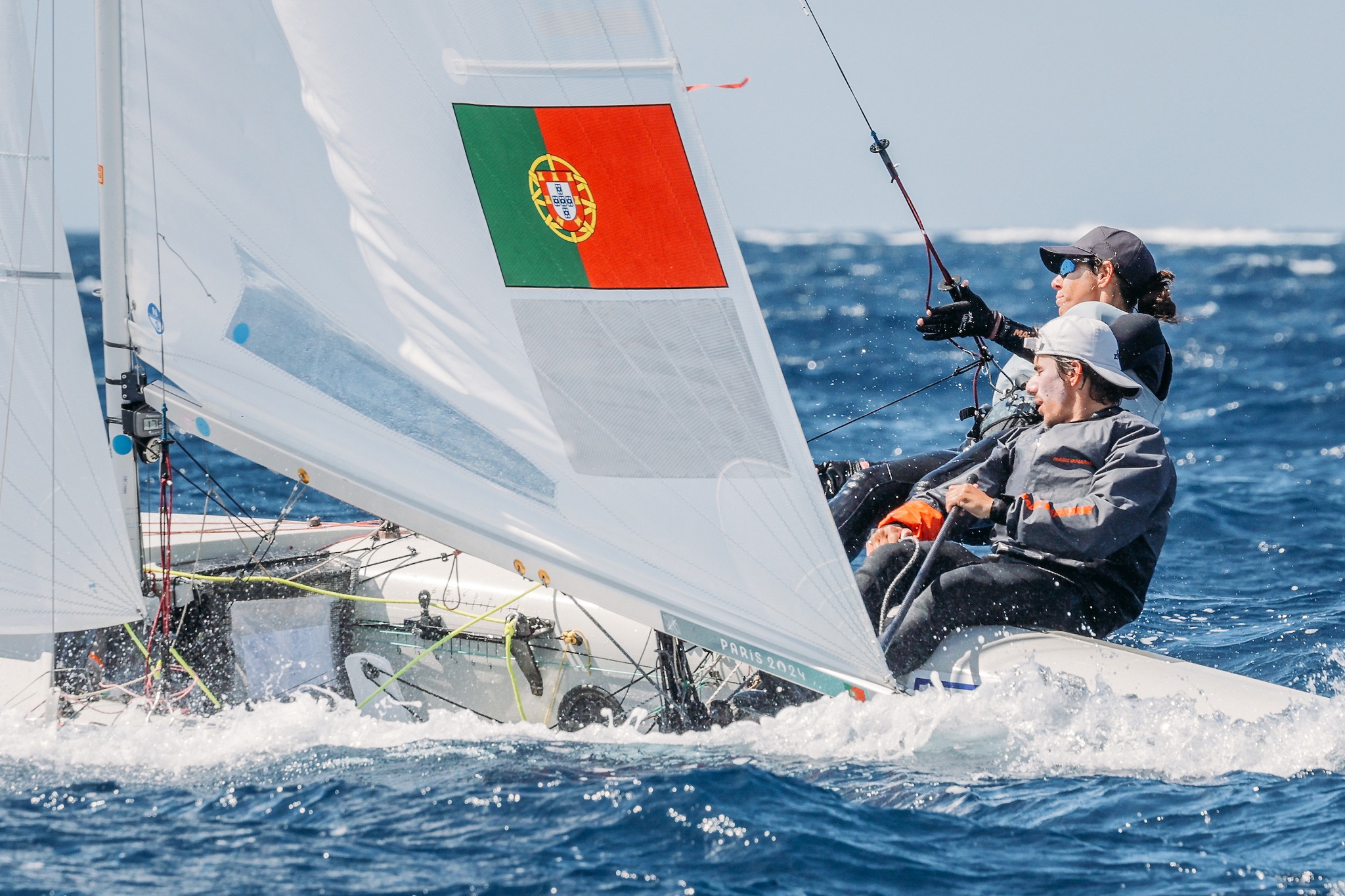 Diogo Costa e Carolina João assumem o 8.º lugar em Hyères | Comité Olímpico de Portugal