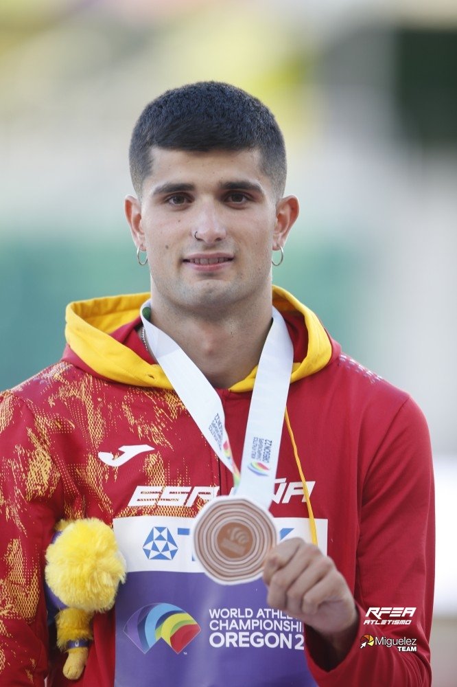 Asier Martínez, medalla de bronce en 110 m vallas en el Mundial de ...